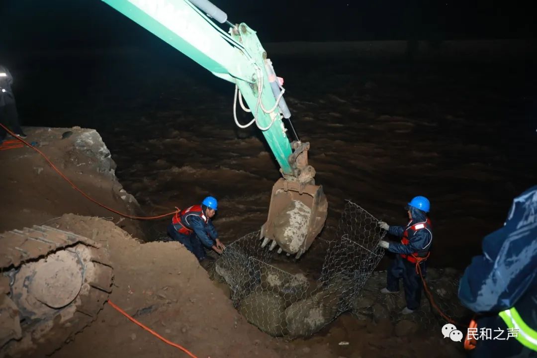 【防汛在一线】民和:夜灯下的水利担当